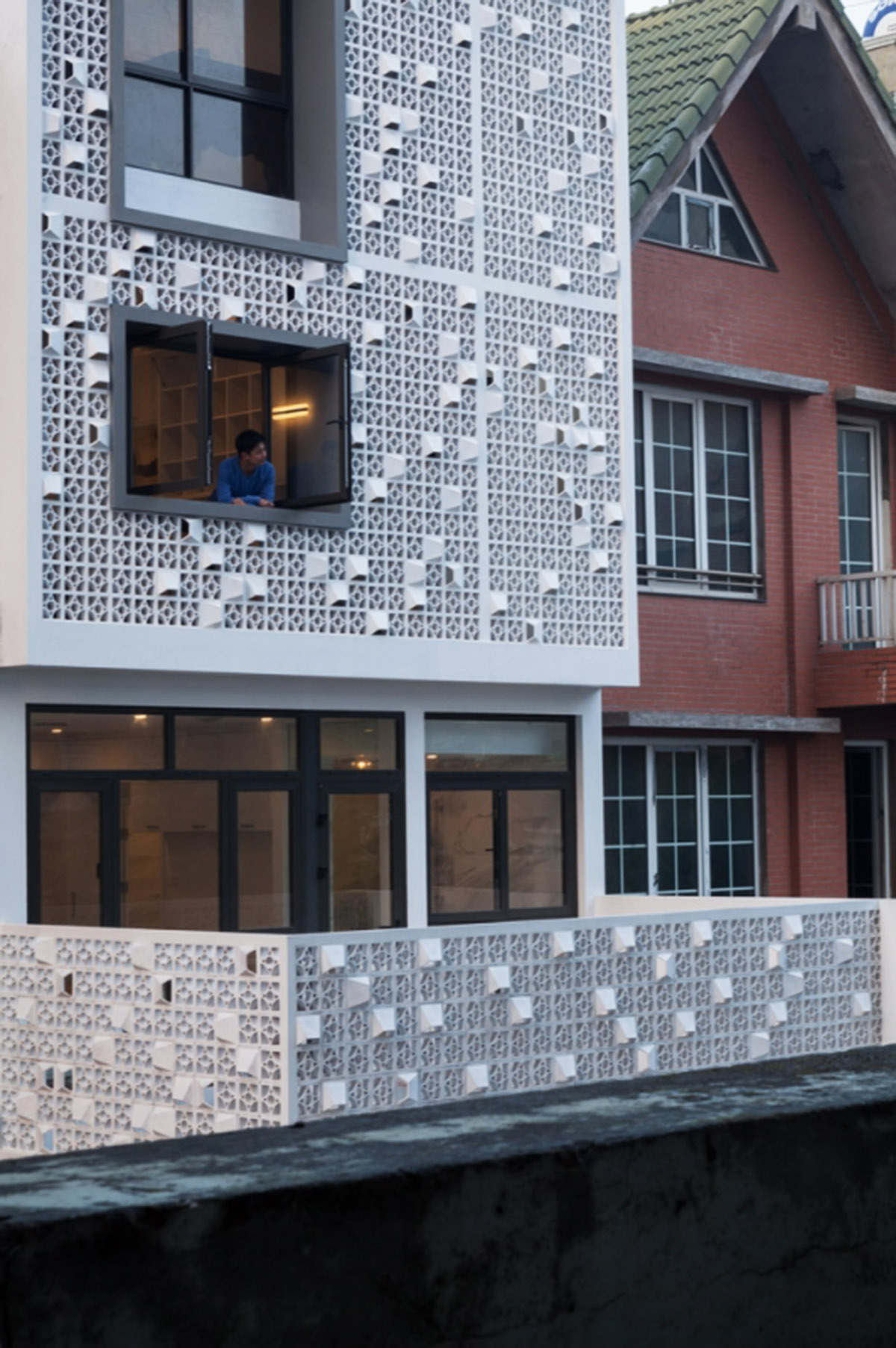 Landmark Architecture converts old brick residential unit into a cocoon ...