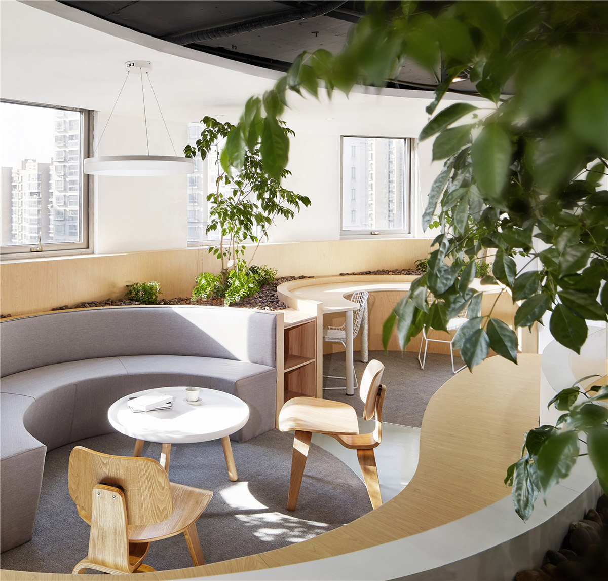 Muxin Design brings the ’forest’ into Chinese office to create natural ... Muxin Design brings the ’forest’ into Chinese office to create natural ...