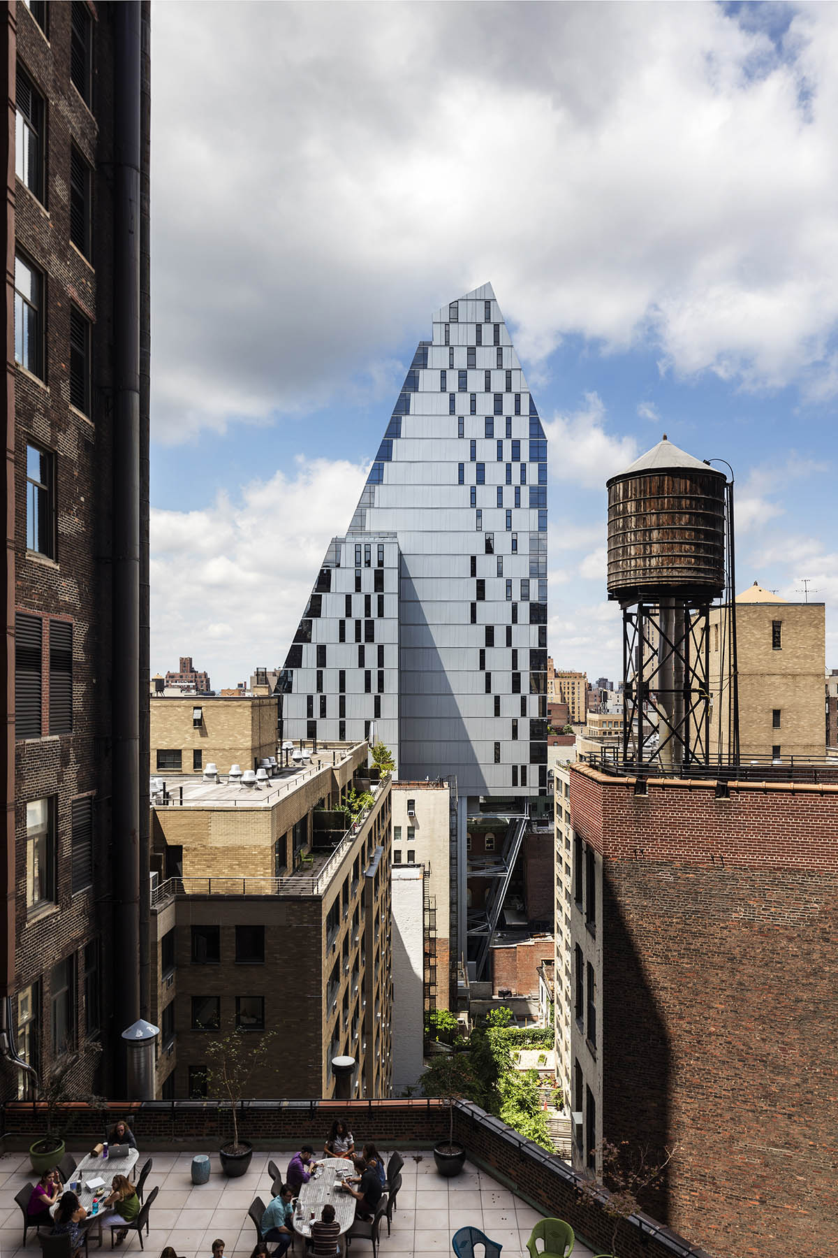 FXFOWLE Architects mixes residential units with academic residences in ...