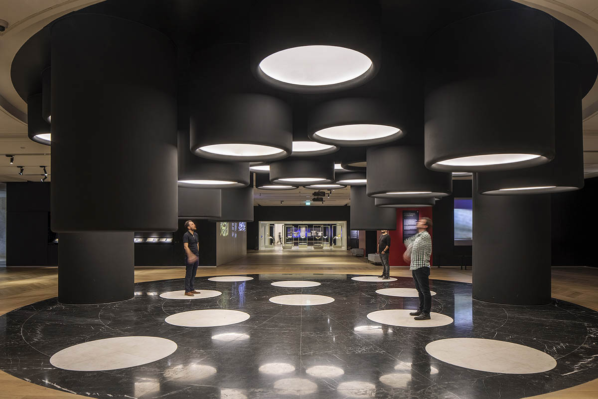Sculptural and interactive spaces inform Islamic artefacts at Museum of ...