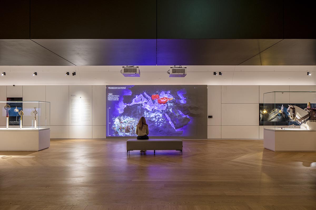 Sculptural and interactive spaces inform Islamic artefacts at Museum of ...