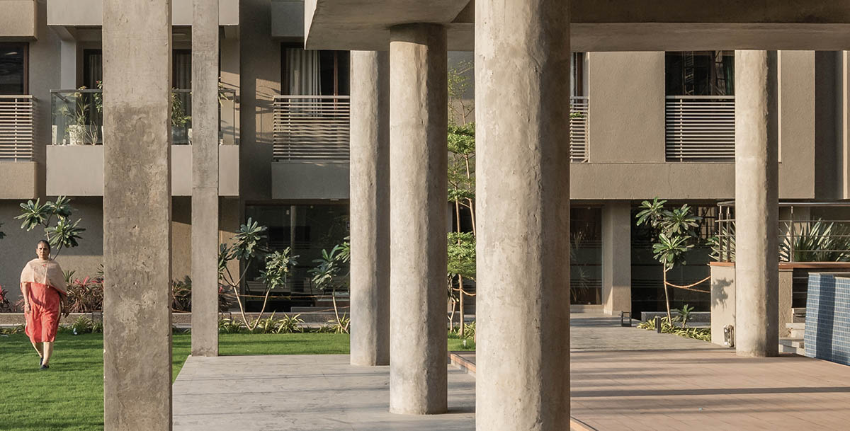 UA Lab creates concrete shell for community space in Ahmedabad