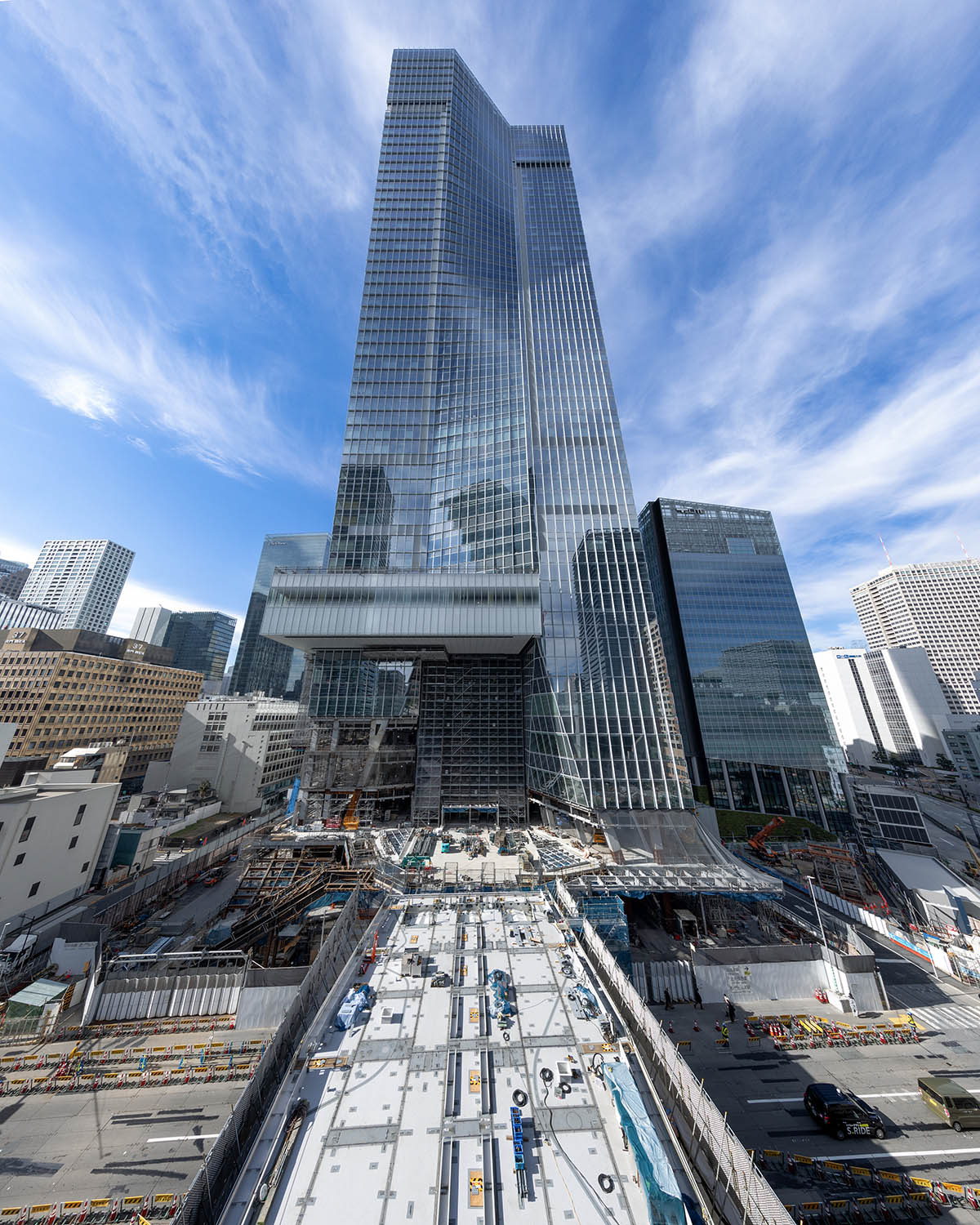 New renderings and details are released for OMA’s first tower in Tokyo ...