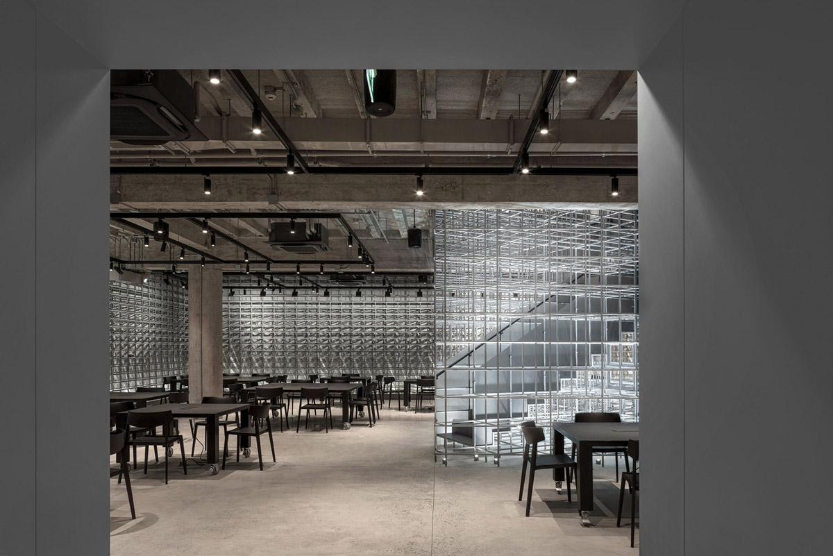 A library reinterprets library typology with ice cube-like reading ...