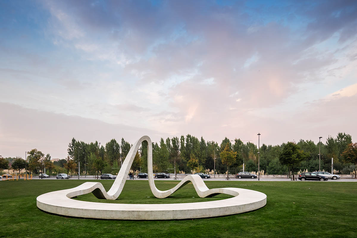 FAHR0213 completes a symbolic concrete structure in the garden of ...