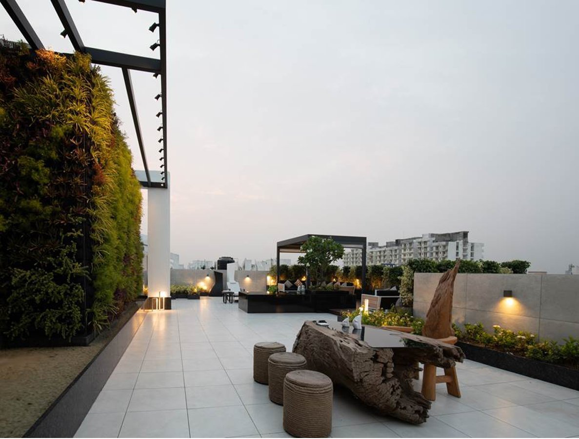 Penthouse Pāfekuto – Vibrancy between the high rise monotony! by ... Penthouse Pāfekuto – Vibrancy between the high rise monotony! by ...