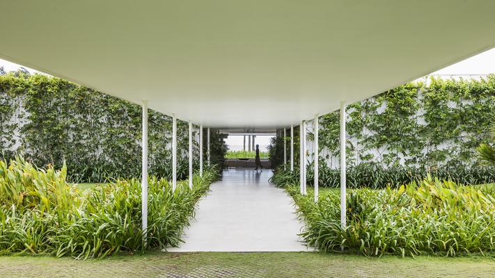 Six landscape boxes form this gallery and showroom by MIA Design Studio ...