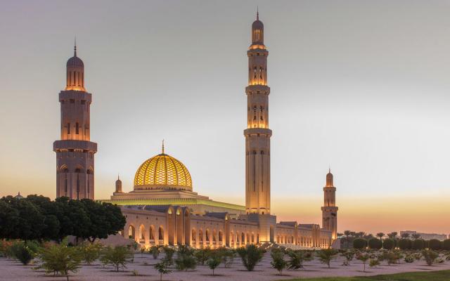 Sultan Qaboos Grand Mosque, Muscat: An Iconic Architectural Wonder