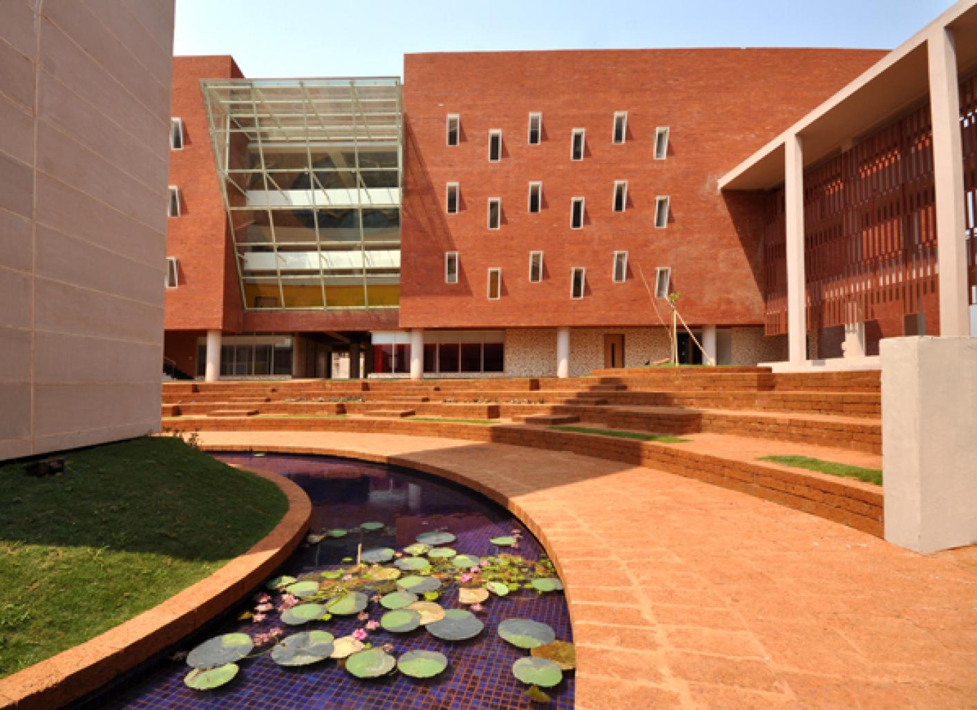 INTERNATIONAL MANAGEMENT INSTITUTE