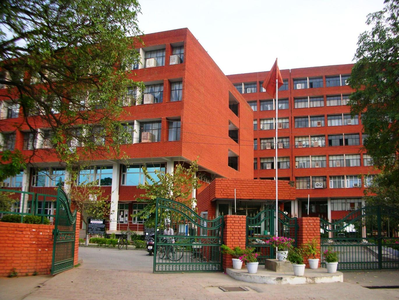 HIGH RISE OFFICES, MOHALI, PUNJAB