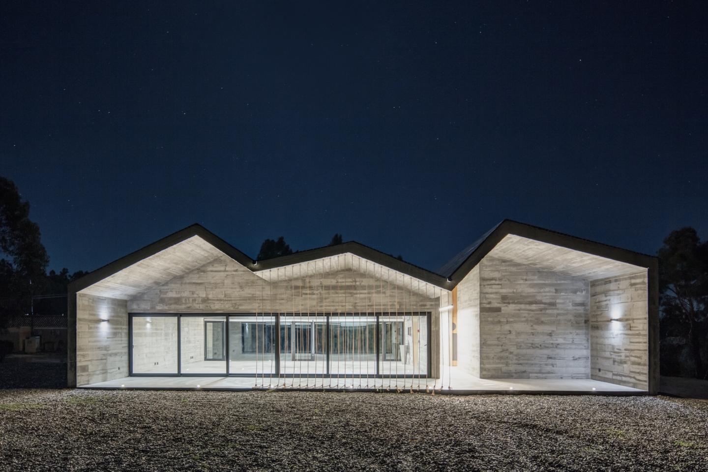 Casa Polivalente // Multipurpose House