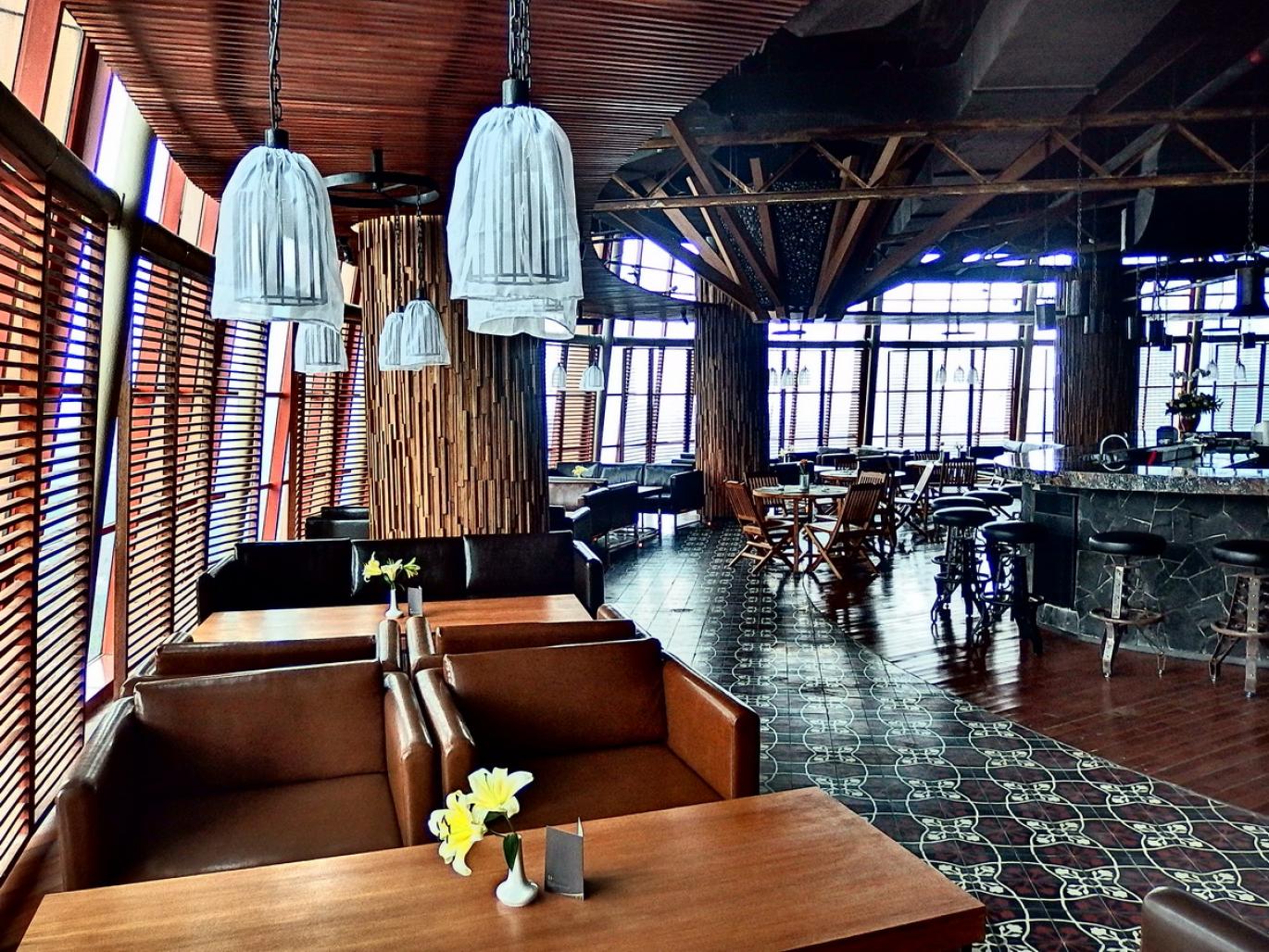 THE 7TH EXODUS LOUNGE