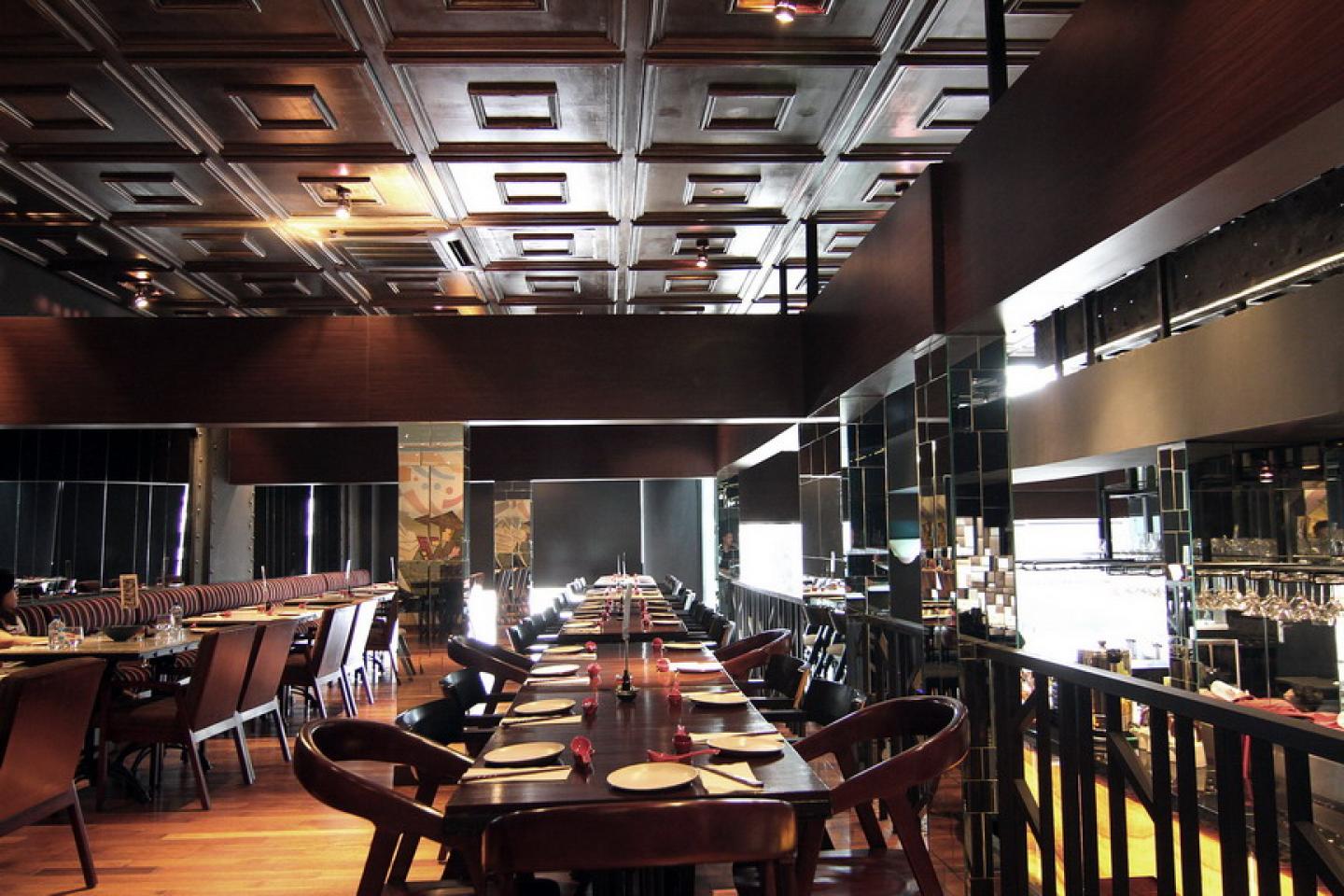 MOMO ,RESTAURANT & BAR, MODERN IZAKAYA & GOURMET COCKTAIL