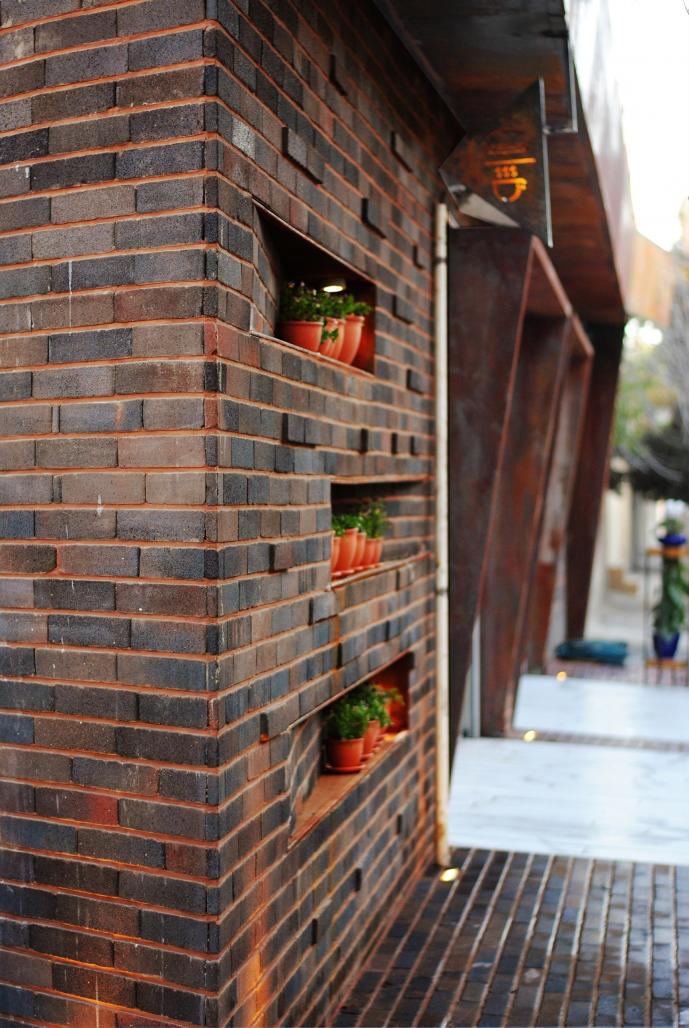 TRIANGLE CAFE